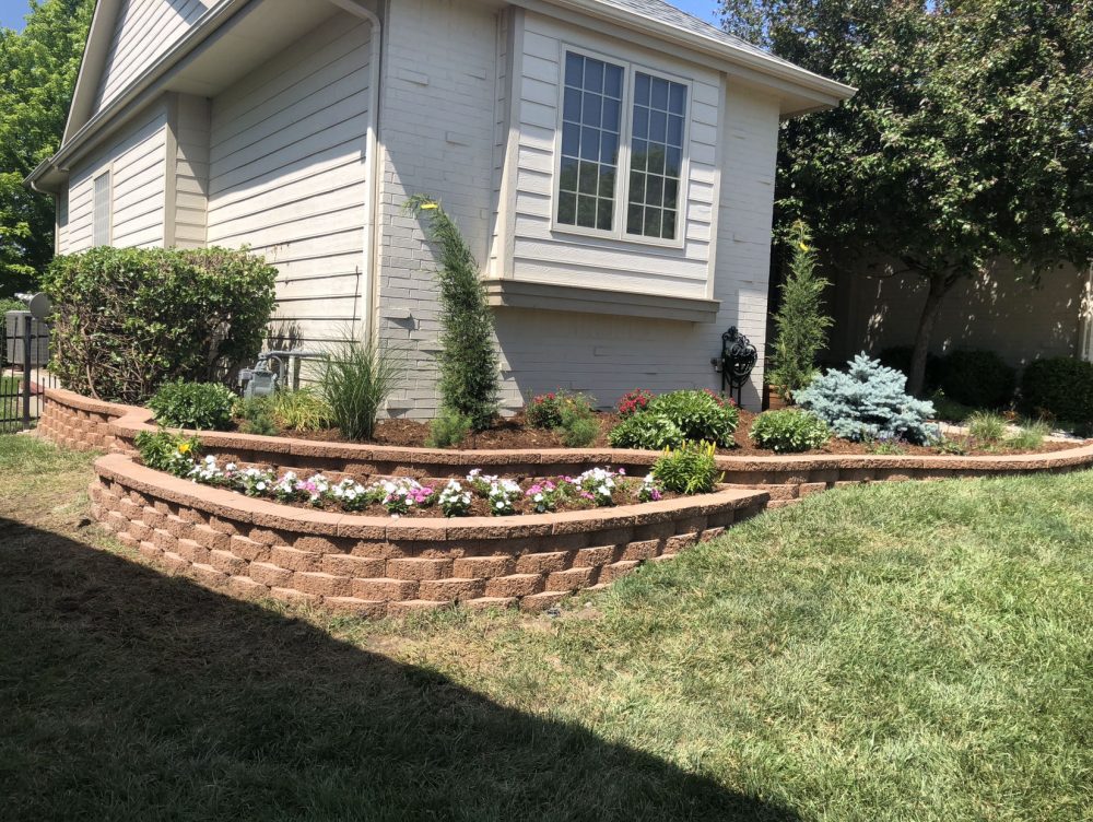 hardscapes-retaining-walls | Daniels Lawn and Landscaping Services